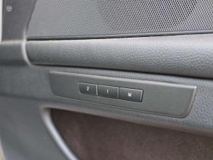 Grey BMW 530 2011 in Vilnius, with an engine capacity of 2.99 L and mileage of 320 thousand km for 10000 €, photo 19 on AUTOMOTO.COM.LV