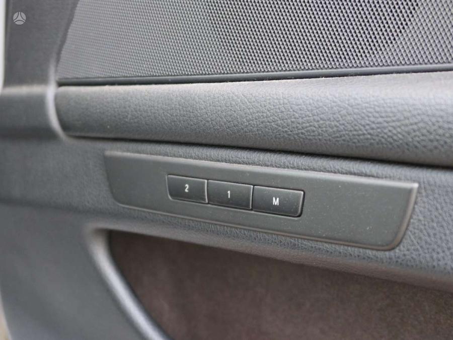 Grey BMW 530 2011 in Vilnius, with an engine capacity of 2.99 L and mileage of 320 thousand km for 10000 €, photo 19 on AUTOMOTO.COM.LV
