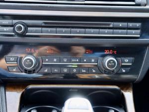 Grey BMW 530 2011 in Vilnius, with an engine capacity of 2.99 L and mileage of 320 thousand km for 10000 €, photo 22 on AUTOMOTO.COM.LV