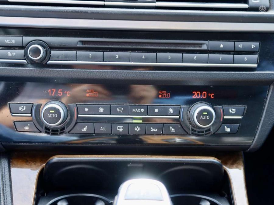 Grey BMW 530 2011 in Vilnius, with an engine capacity of 2.99 L and mileage of 320 thousand km for 10000 €, photo 22 on AUTOMOTO.COM.LV