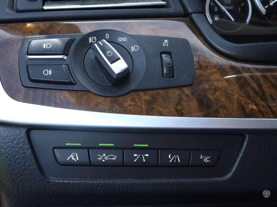 Grey BMW 530 2011 in Vilnius, with an engine capacity of 2.99 L and mileage of 320 thousand km for 10000 €, photo 23 on AUTOMOTO.COM.LV
