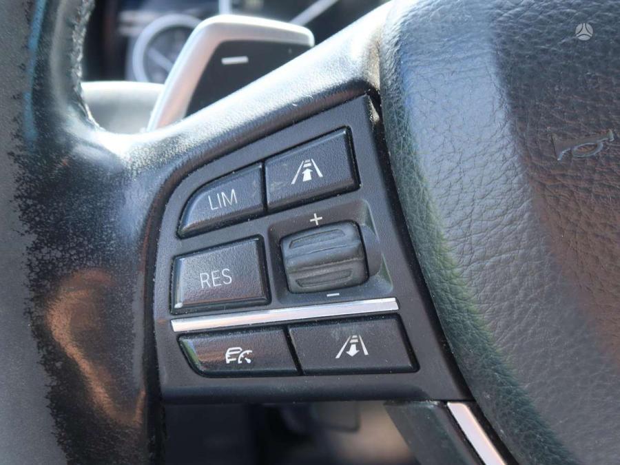 Grey BMW 530 2011 in Vilnius, with an engine capacity of 2.99 L and mileage of 320 thousand km for 10000 €, photo 27 on AUTOMOTO.COM.LV