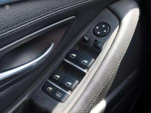 Grey BMW 530 2011 in Vilnius, with an engine capacity of 2.99 L and mileage of 320 thousand km for 10000 €, photo 29 on AUTOMOTO.COM.LV