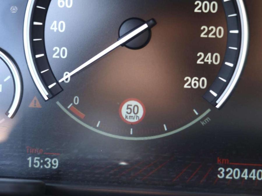 Grey BMW 530 2011 in Vilnius, with an engine capacity of 2.99 L and mileage of 320 thousand km for 10000 €, photo 31 on AUTOMOTO.COM.LV