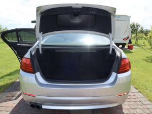 Grey BMW 530 2011 in Vilnius, with an engine capacity of 2.99 L and mileage of 320 thousand km for 10000 €, photo 33 on AUTOMOTO.COM.LV