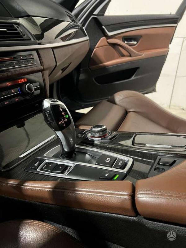 Grey BMW 530 2011 in Klaipeda, with an engine capacity of 2.99 L and mileage of 319 thousand km for 8500 €, photo 10 on AUTOMOTO.COM.LV
