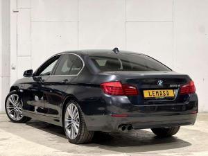 Pelēks BMW 530 2011 Klaipėda, ar dzinēja tilpumu 2.99 L un nobraukumu 319 tūkst. km par 8500 €, foto 20 vietnē AUTOMOTO.COM.LV