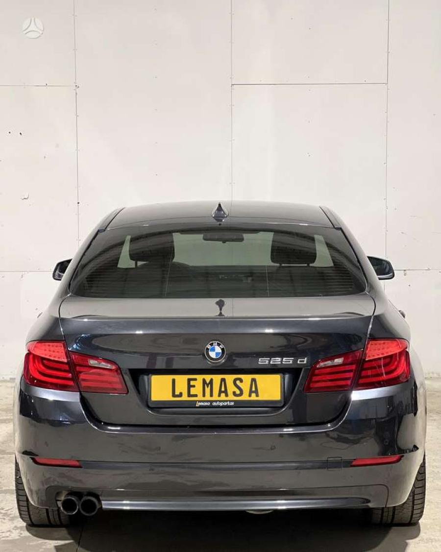 Pelēks BMW 530 2011 Klaipėda, ar dzinēja tilpumu 2.99 L un nobraukumu 319 tūkst. km par 8500 €, foto 25 vietnē AUTOMOTO.COM.LV