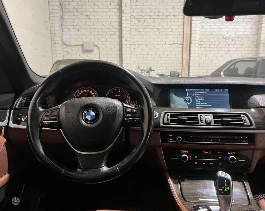 Pelēks BMW 530 2011 Klaipėda, ar dzinēja tilpumu 2.99 L un nobraukumu 319 tūkst. km par 8500 €, foto 27 vietnē AUTOMOTO.COM.LV
