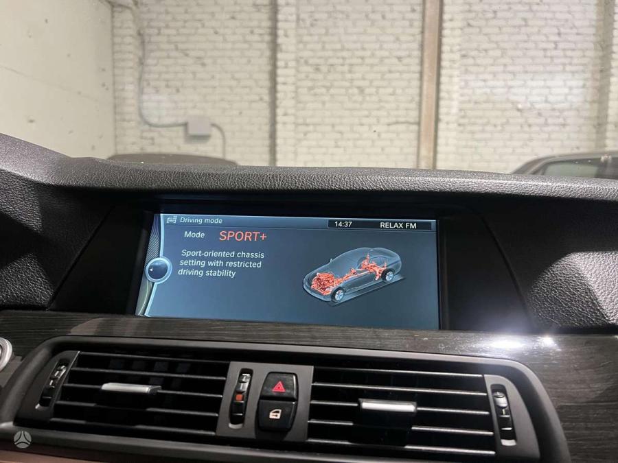 Pelēks BMW 530 2011 Klaipėda, ar dzinēja tilpumu 2.99 L un nobraukumu 319 tūkst. km par 8500 €, foto 29 vietnē AUTOMOTO.COM.LV