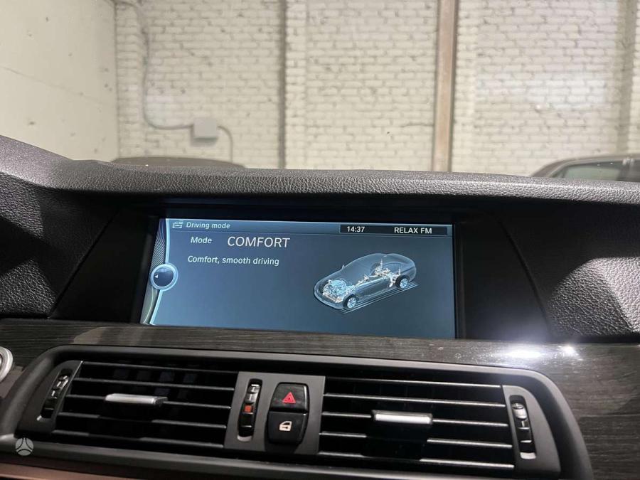 Pelēks BMW 530 2011 Klaipėda, ar dzinēja tilpumu 2.99 L un nobraukumu 319 tūkst. km par 8500 €, foto 32 vietnē AUTOMOTO.COM.LV