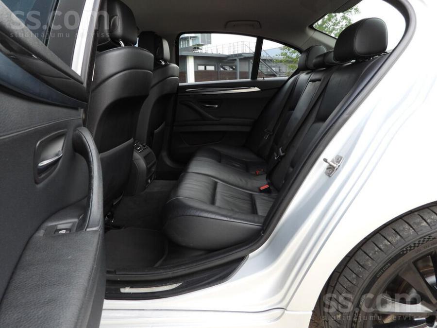 Pelēks BMW 530 2011 Rīga, ar dzinēja tilpumu 3.00 L un nobraukumu 283 tūkst. km par 9990 €, foto 15 vietnē AUTOMOTO.COM.LV