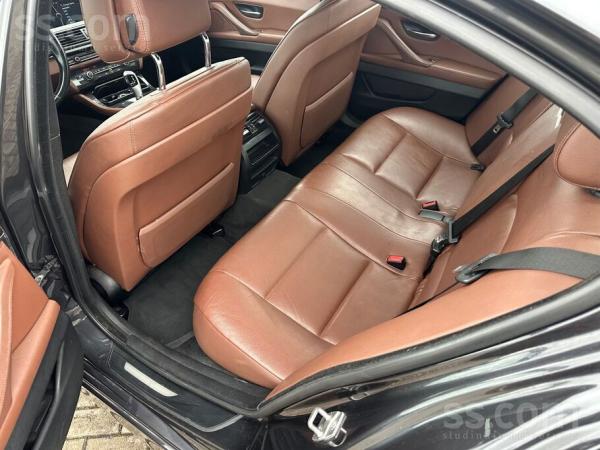 Pelēks BMW 530 2011 Rīga, ar dzinēja tilpumu 3.00 L un nobraukumu 347 tūkst. km par 7900 €, foto 11 vietnē AUTOMOTO.COM.LV