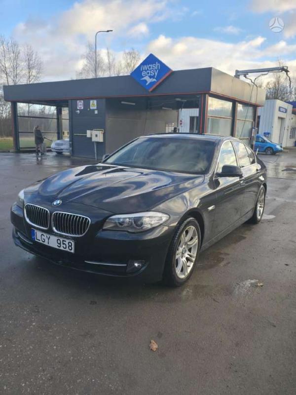 Pelēks BMW 530 2012 Naujoji Akmenė, ar dzinēja tilpumu 2.99 L un nobraukumu 222 tūkst. km par 8400 €, foto 1 vietnē AUTOMOTO.COM.LV