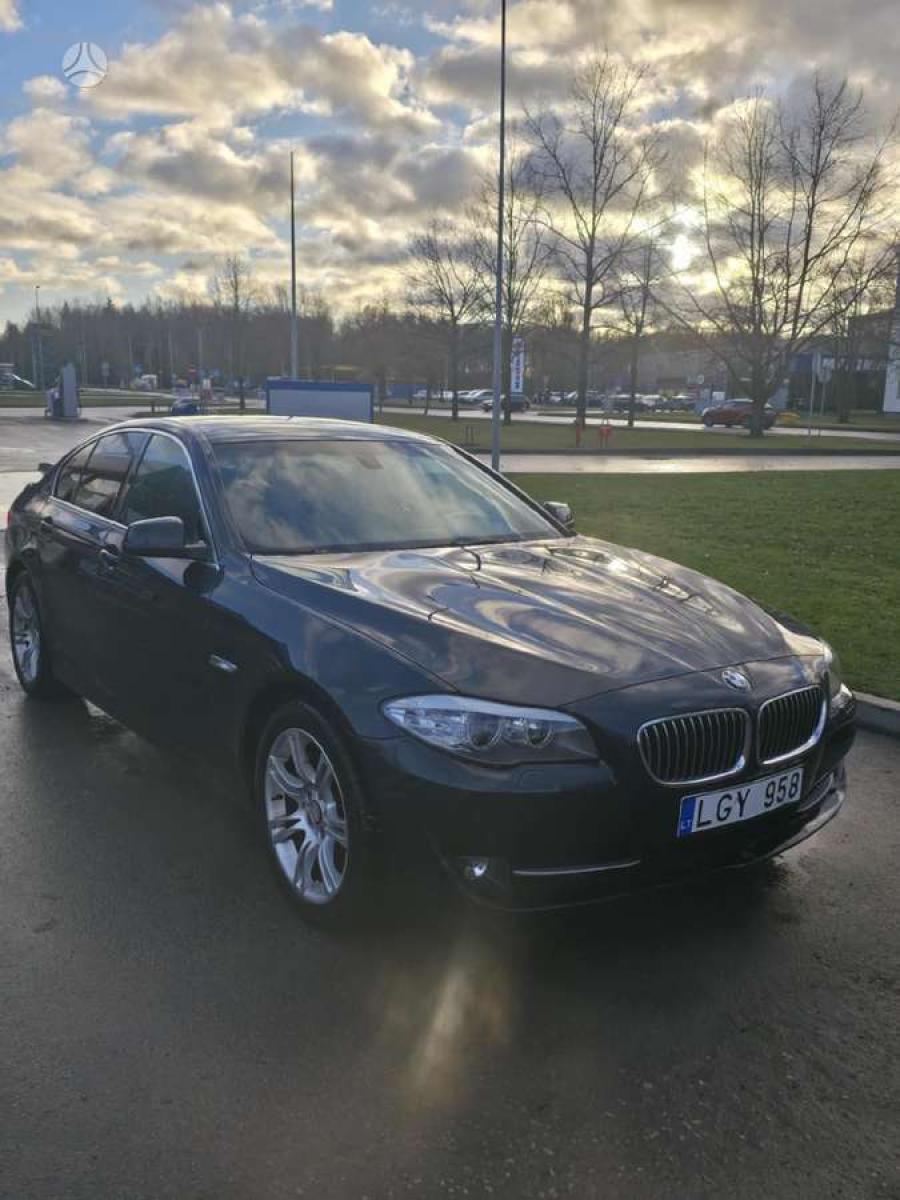 Pelēks BMW 530 2012 Naujoji Akmenė, ar dzinēja tilpumu 2.99 L un nobraukumu 222 tūkst. km par 8400 €, foto 3 vietnē AUTOMOTO.COM.LV