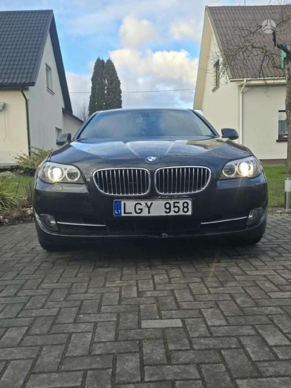 Pelēks BMW 530 2012 Naujoji Akmenė, ar dzinēja tilpumu 2.99 L un nobraukumu 222 tūkst. km par 8400 €, foto 5 vietnē AUTOMOTO.COM.LV