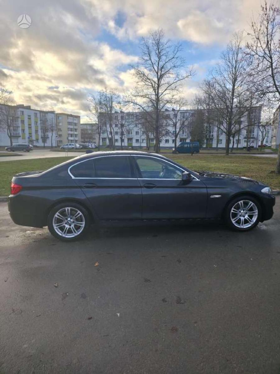 Pelēks BMW 530 2012 Naujoji Akmenė, ar dzinēja tilpumu 2.99 L un nobraukumu 222 tūkst. km par 8400 €, foto 6 vietnē AUTOMOTO.COM.LV