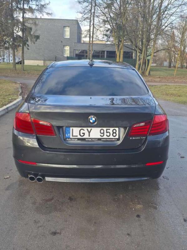 Pelēks BMW 530 2012 Naujoji Akmenė, ar dzinēja tilpumu 2.99 L un nobraukumu 222 tūkst. km par 8400 €, foto 8 vietnē AUTOMOTO.COM.LV