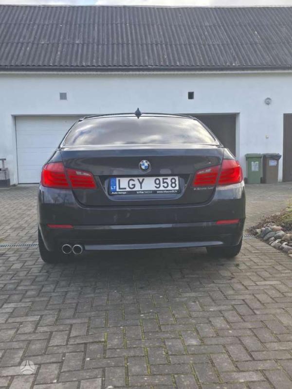 Pelēks BMW 530 2012 Naujoji Akmenė, ar dzinēja tilpumu 2.99 L un nobraukumu 222 tūkst. km par 8400 €, foto 9 vietnē AUTOMOTO.COM.LV