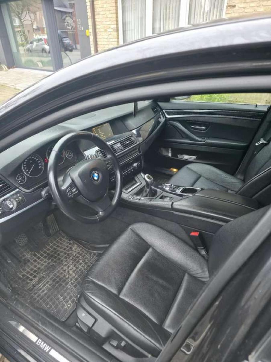 Pelēks BMW 530 2012 Naujoji Akmenė, ar dzinēja tilpumu 2.99 L un nobraukumu 222 tūkst. km par 8400 €, foto 21 vietnē AUTOMOTO.COM.LV