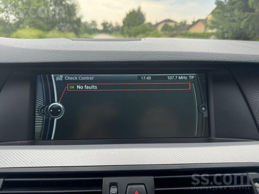 Grey BMW 530 2012 in Valmiera, with an engine capacity of 3.00 L and mileage of 215 thousand km for 13490 €, photo 23 on AUTOMOTO.COM.LV