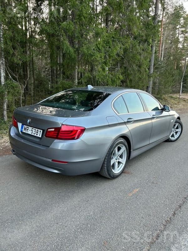 Pelēks BMW 530 2012 Ogre, ar dzinēja tilpumu 3.00 L un nobraukumu 344 tūkst. km par 6400 €, foto 2 vietnē AUTOMOTO.COM.LV