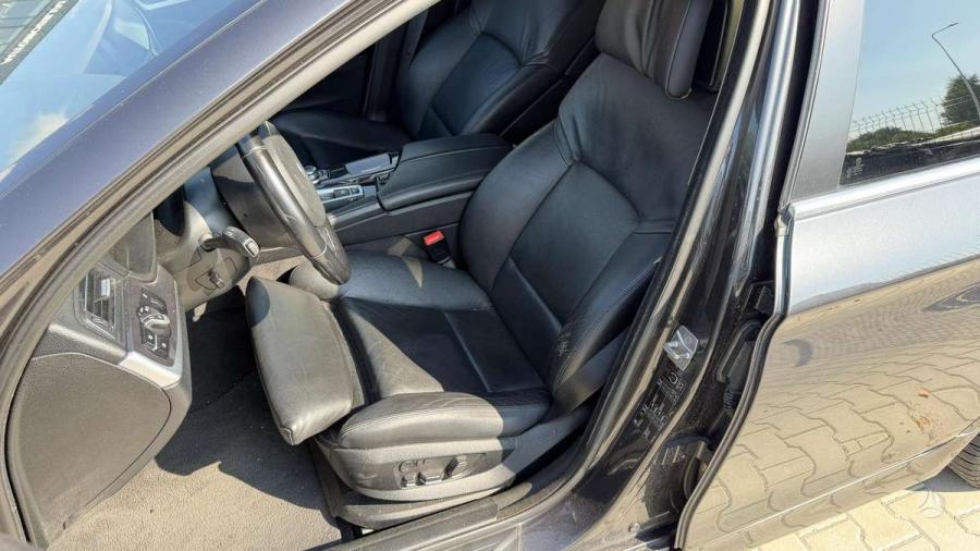 Pelēks BMW 530 2012 Viļņa, ar dzinēja tilpumu 2.99 L un nobraukumu 342 tūkst. km par 8800 €, foto 11 vietnē AUTOMOTO.COM.LV