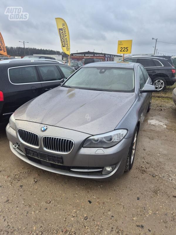 Pelēks BMW 530 2013 Viļņa, ar dzinēja tilpumu 3.00 L un nobraukumu 290 tūkst. km par 4000 €, foto 1 vietnē AUTOMOTO.COM.LV