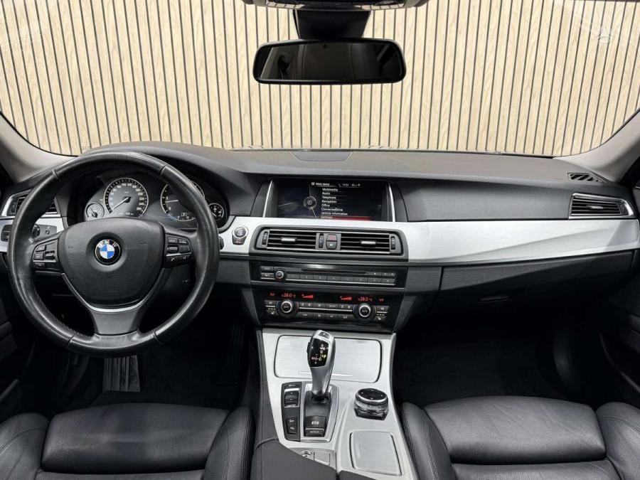 Grey BMW 530 2013 in Marijampole, with an engine capacity of 2.99 L and mileage of 299 thousand km for 12300 €, photo 23 on AUTOMOTO.COM.LV
