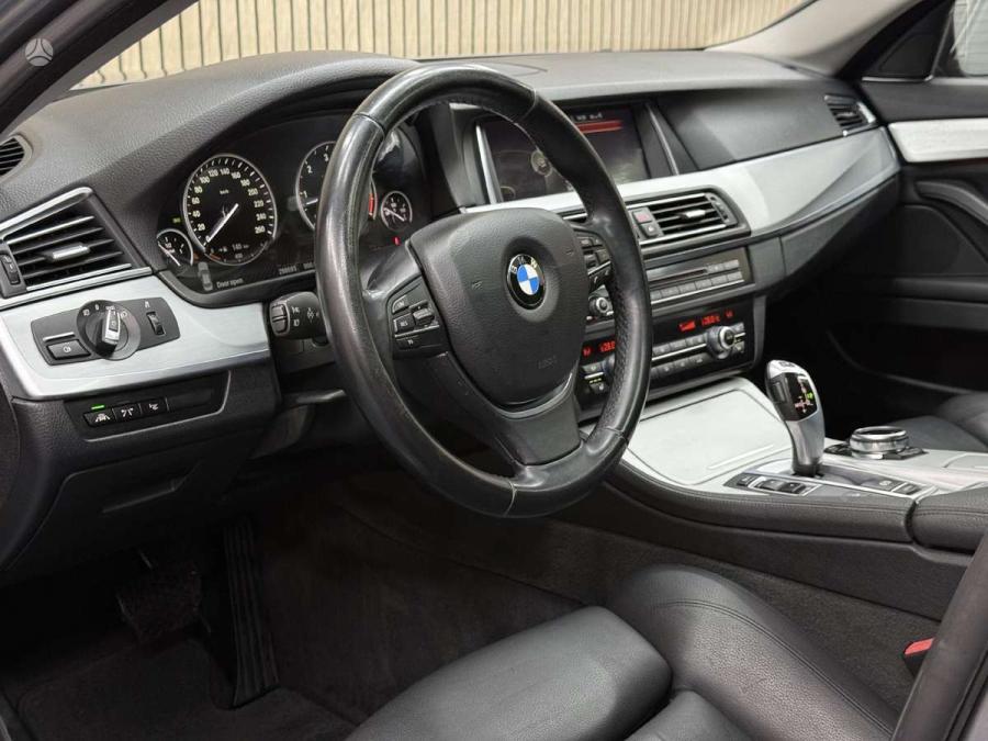 Grey BMW 530 2013 in Marijampole, with an engine capacity of 2.99 L and mileage of 299 thousand km for 12300 €, photo 24 on AUTOMOTO.COM.LV
