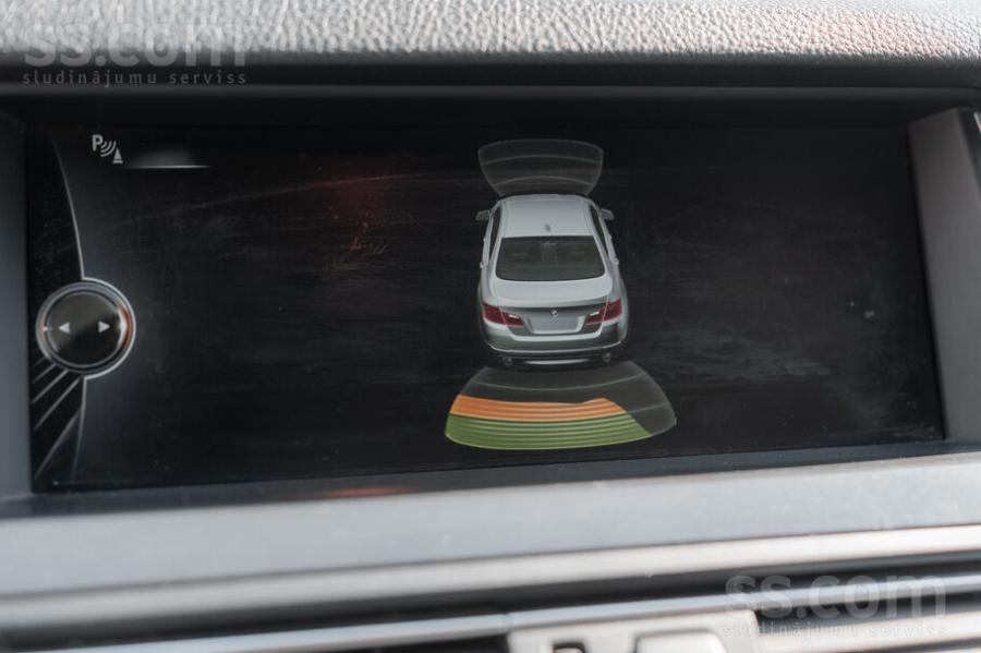 Pelēks BMW 530 2013 Rīga, ar dzinēja tilpumu 3.00 L un nobraukumu 313 tūkst. km par 12000 €, foto 20 vietnē AUTOMOTO.COM.LV
