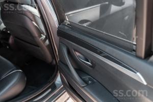 Pelēks BMW 530 2013 Rīga, ar dzinēja tilpumu 3.00 L un nobraukumu 313 tūkst. km par 12000 €, foto 26 vietnē AUTOMOTO.COM.LV