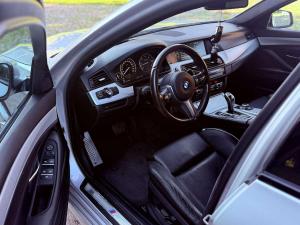 Grey BMW 530 2013 in Silute, with an engine capacity of 2.99 L and mileage of 311 thousand km for 11500 €, photo 8 on AUTOMOTO.COM.LV