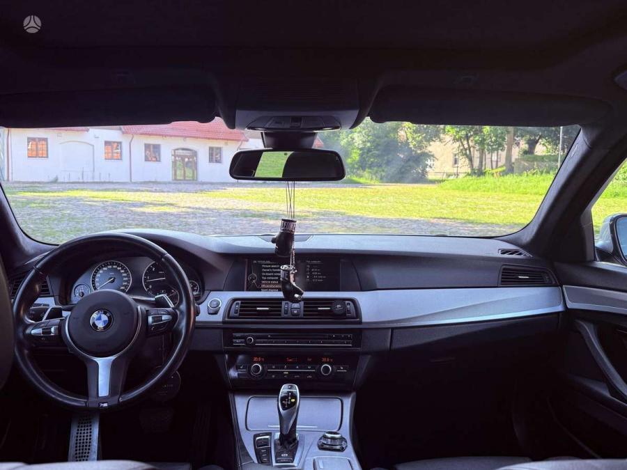 Grey BMW 530 2013 in Silute, with an engine capacity of 2.99 L and mileage of 311 thousand km for 11500 €, photo 9 on AUTOMOTO.COM.LV
