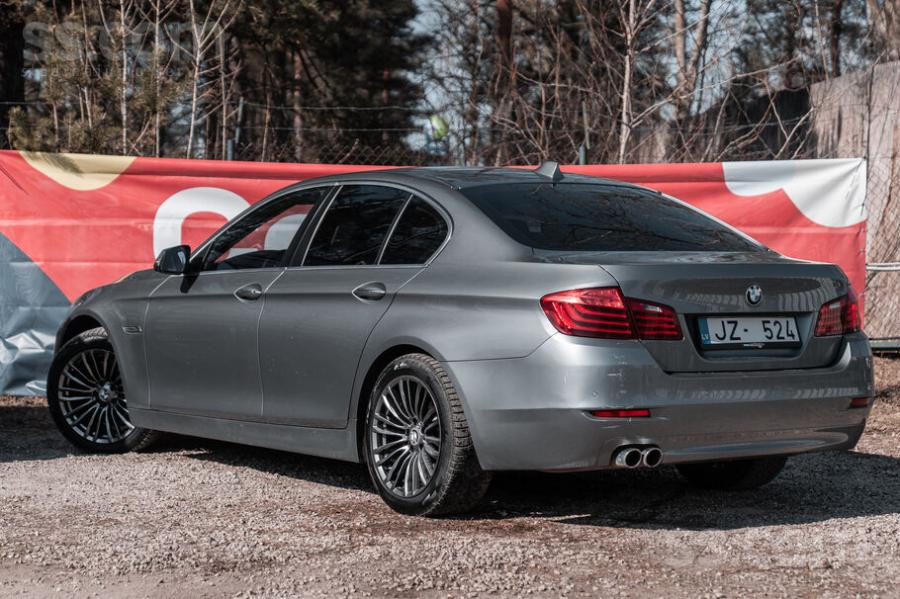 Grey BMW 530 2013 in Riga, with an engine capacity of 3.00 L and mileage of 313 thousand km for 11900 €, photo 5 on AUTOMOTO.COM.LV