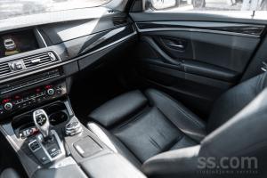 Grey BMW 530 2013 in Riga, with an engine capacity of 3.00 L and mileage of 313 thousand km for 11900 €, photo 8 on AUTOMOTO.COM.LV