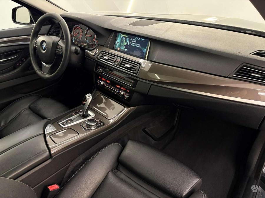 Grey BMW 530 2014 in Marijampole, with an engine capacity of 2.99 L and mileage of 268 thousand km for 12850 €, photo 15 on AUTOMOTO.COM.LV