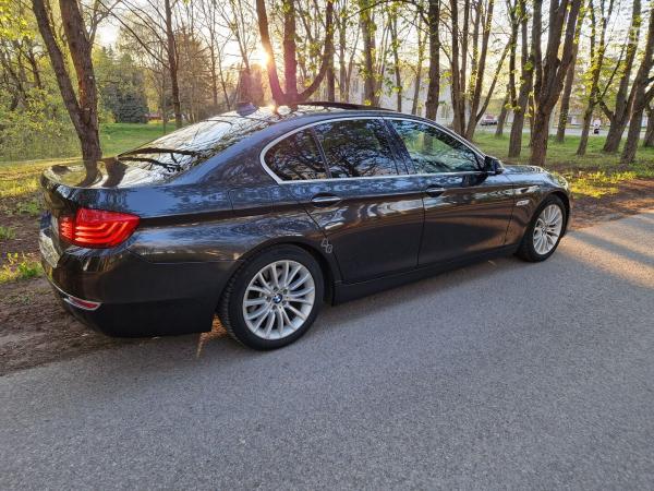 Grey BMW 530 2014 in Marijampole, with an engine capacity of 3.00 L and mileage of 268 thousand km for 15900 €, photo 7 on AUTOMOTO.COM.LV