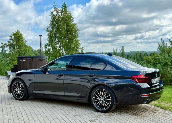 Pelēks BMW 530 2014 Viļņa, ar dzinēja tilpumu 2.99 L un nobraukumu 290 tūkst. km par 9850 €, foto 8 vietnē AUTOMOTO.COM.LV