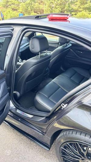 Pelēks BMW 530 2014 Viļņa, ar dzinēja tilpumu 2.99 L un nobraukumu 290 tūkst. km par 14000 €, foto 16 vietnē AUTOMOTO.COM.LV