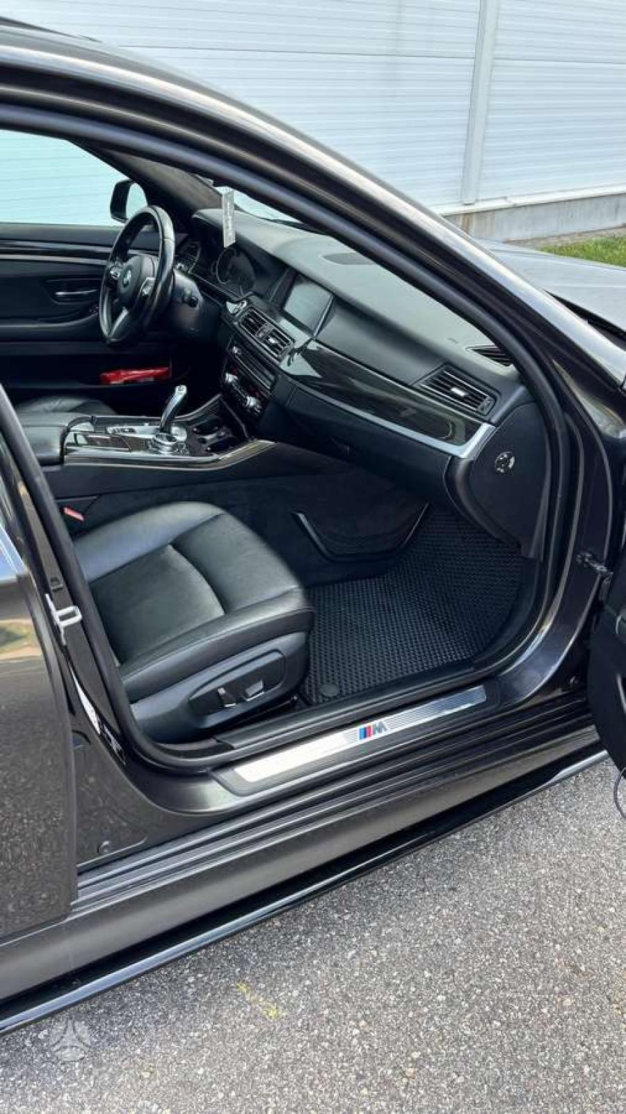 Pelēks BMW 530 2014 Viļņa, ar dzinēja tilpumu 2.99 L un nobraukumu 290 tūkst. km par 14000 €, foto 21 vietnē AUTOMOTO.COM.LV