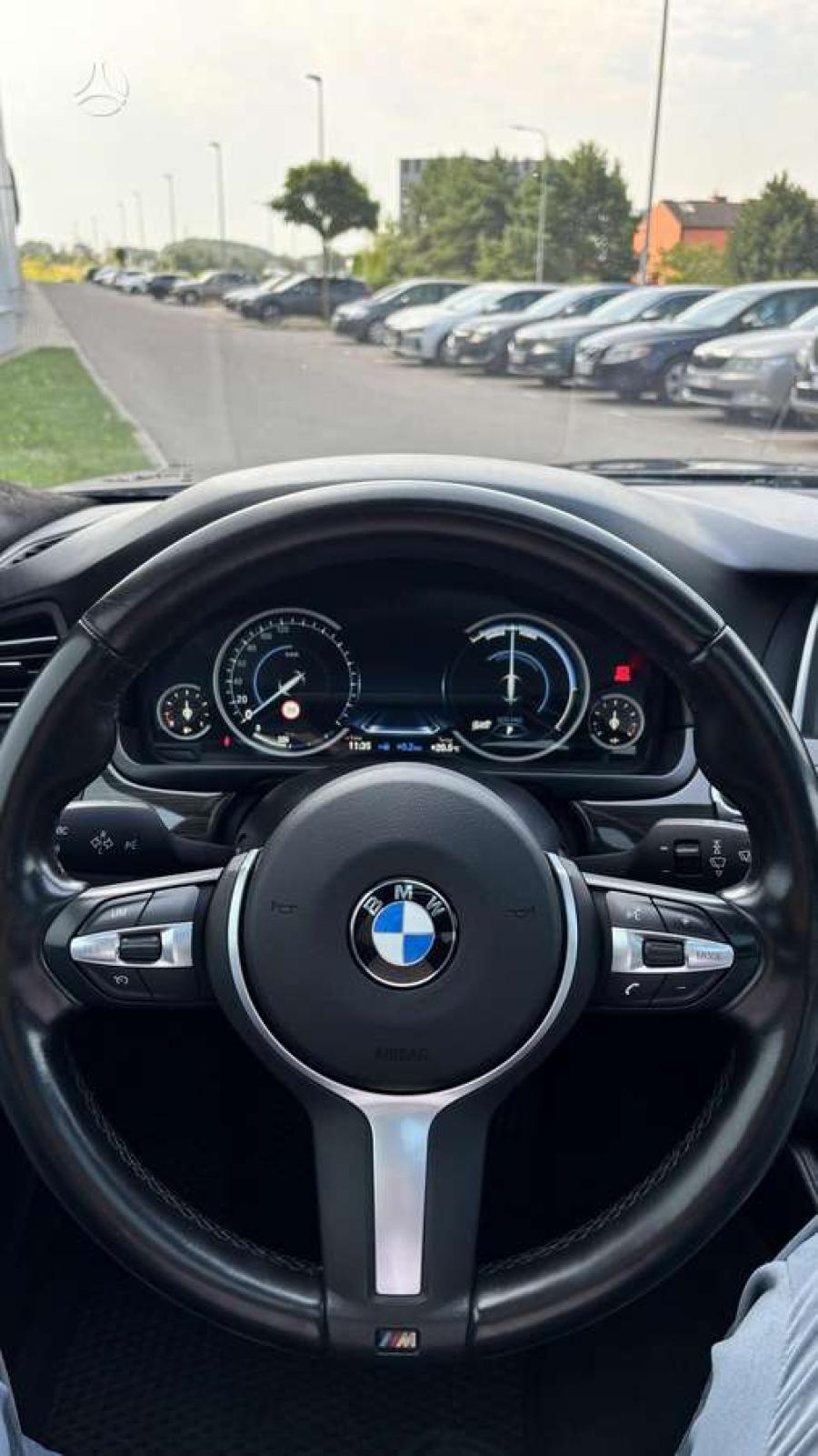 Pelēks BMW 530 2014 Viļņa, ar dzinēja tilpumu 2.99 L un nobraukumu 290 tūkst. km par 14000 €, foto 24 vietnē AUTOMOTO.COM.LV