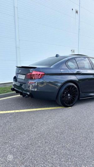 Pelēks BMW 530 2014 Viļņa, ar dzinēja tilpumu 2.99 L un nobraukumu 290 tūkst. km par 14000 €, foto 29 vietnē AUTOMOTO.COM.LV
