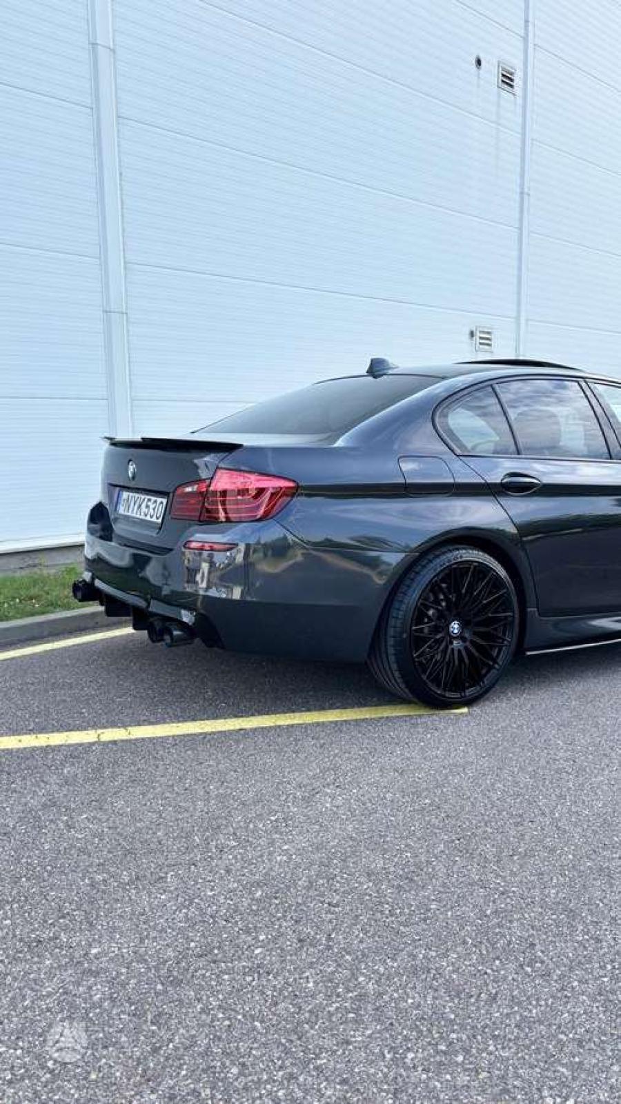 Pelēks BMW 530 2014 Viļņa, ar dzinēja tilpumu 2.99 L un nobraukumu 290 tūkst. km par 14000 €, foto 29 vietnē AUTOMOTO.COM.LV