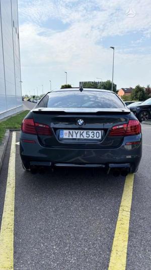 Pelēks BMW 530 2014 Viļņa, ar dzinēja tilpumu 2.99 L un nobraukumu 290 tūkst. km par 14000 €, foto 30 vietnē AUTOMOTO.COM.LV