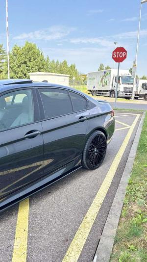 Pelēks BMW 530 2014 Viļņa, ar dzinēja tilpumu 2.99 L un nobraukumu 290 tūkst. km par 14000 €, foto 31 vietnē AUTOMOTO.COM.LV