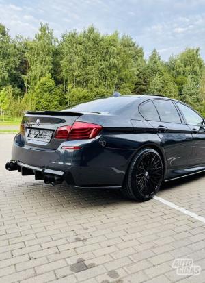 Grey BMW 530 2014 in Vilnius, with an engine capacity of 3.00 L and mileage of 290 thousand km for 13800 €, photo 6 on AUTOMOTO.COM.LV