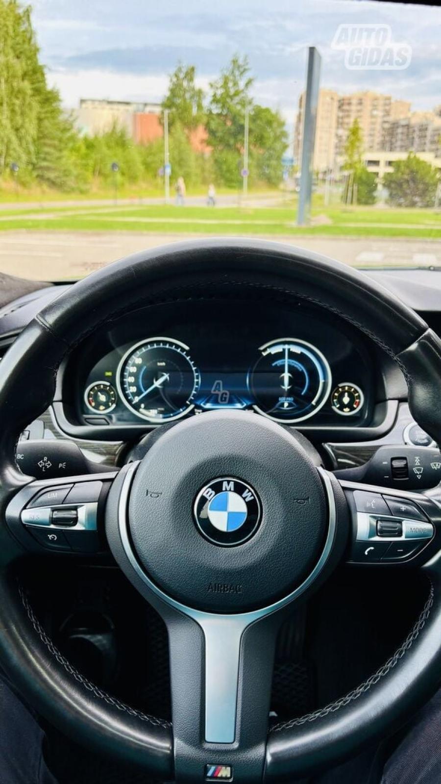 Grey BMW 530 2014 in Vilnius, with an engine capacity of 3.00 L and mileage of 290 thousand km for 13800 €, photo 23 on AUTOMOTO.COM.LV