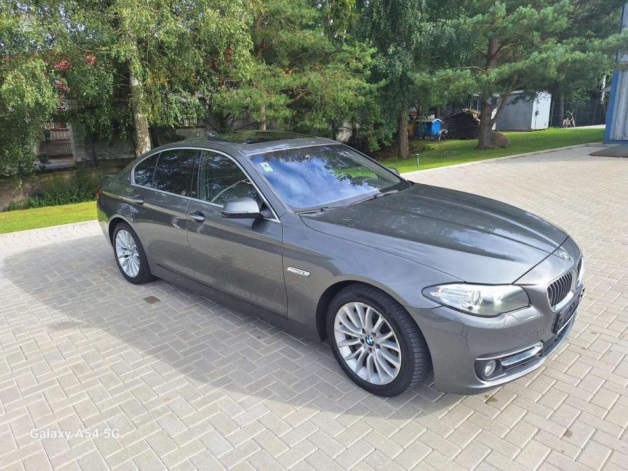 Grey BMW 530 2014 in Kaunas, with an engine capacity of 2.99 L and mileage of 209 thousand km for 10850 €, photo 1 on AUTOMOTO.COM.LV