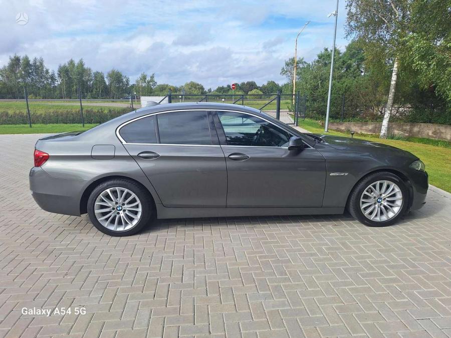 Grey BMW 530 2014 in Kaunas, with an engine capacity of 2.99 L and mileage of 209 thousand km for 10850 €, photo 7 on AUTOMOTO.COM.LV